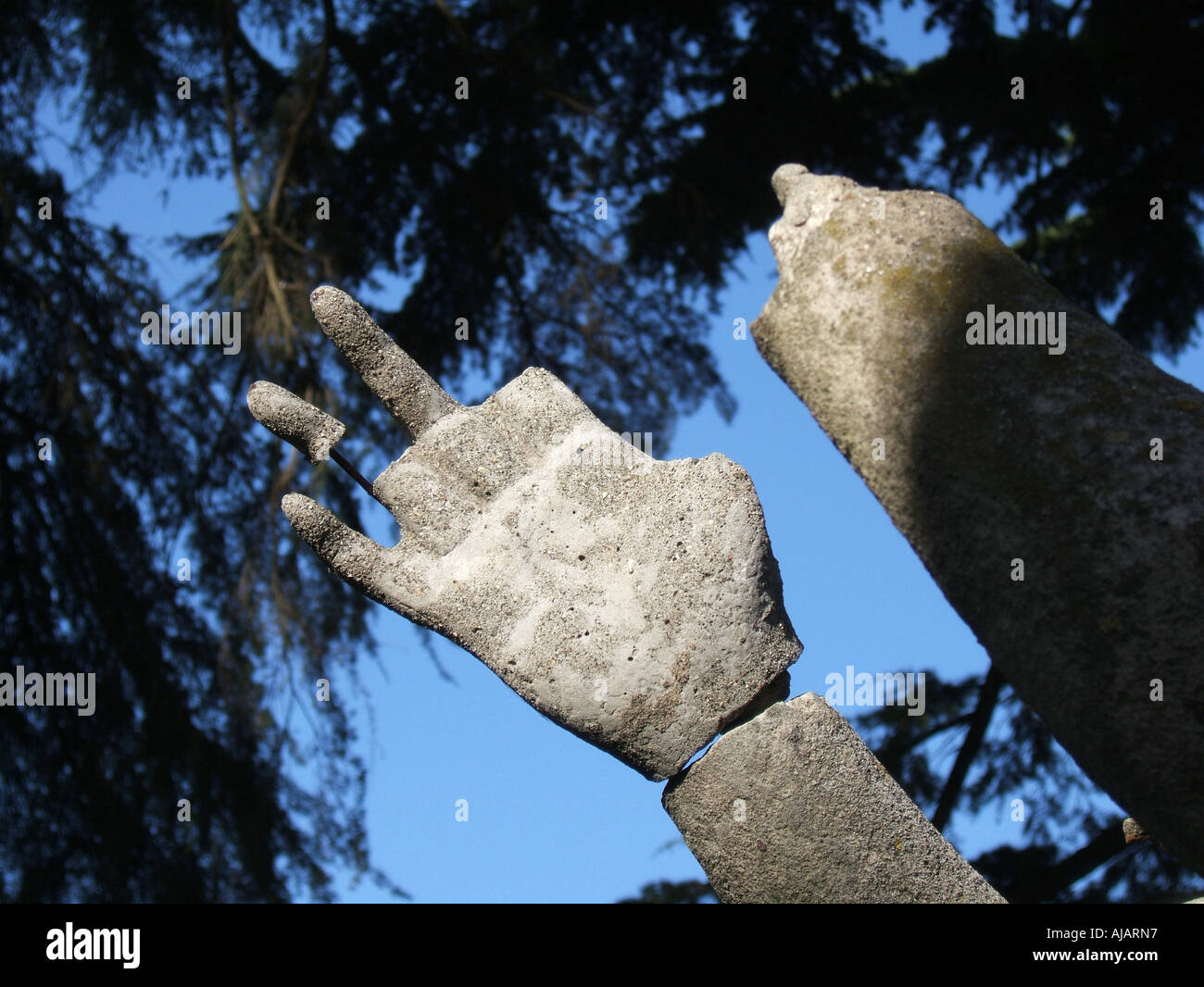Statue with broken fingers hi-res stock photography and images - Alamy