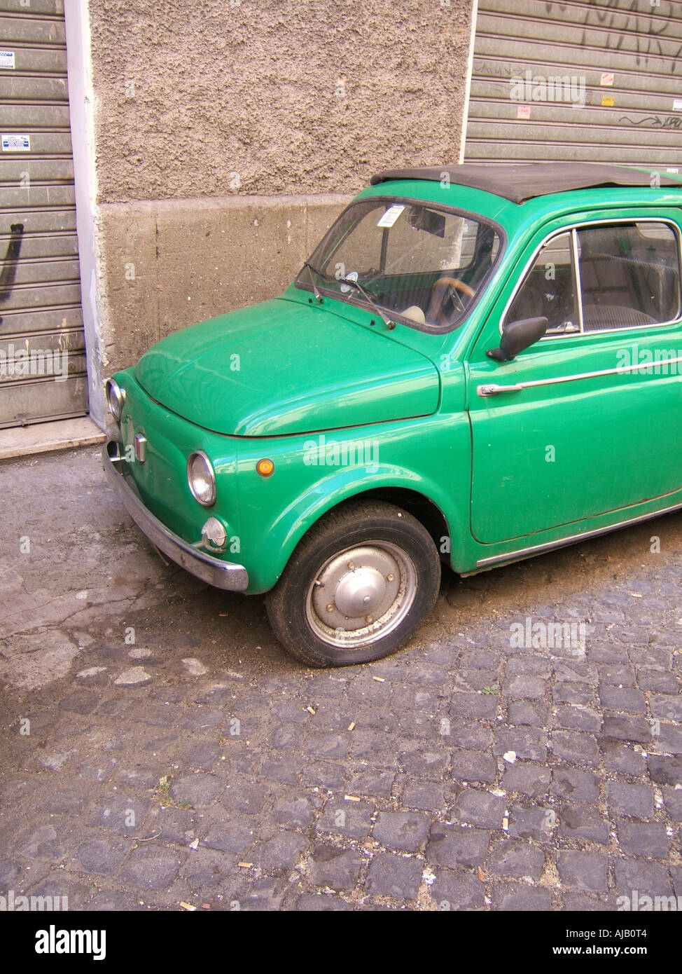 green fiat 500 car in rome Stock Photo - Alamy