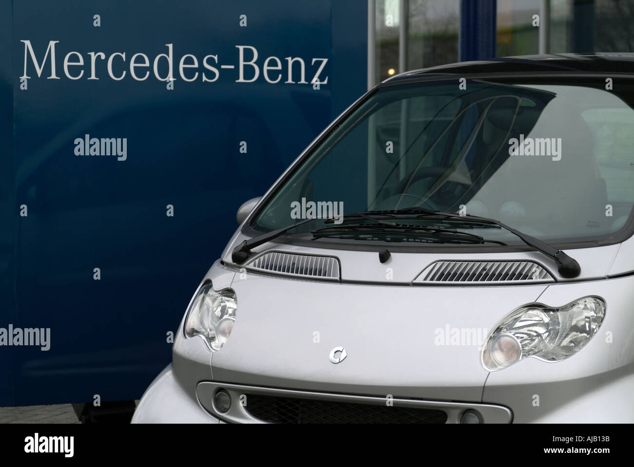 Smart swatch car hi-res stock photography and images - Alamy