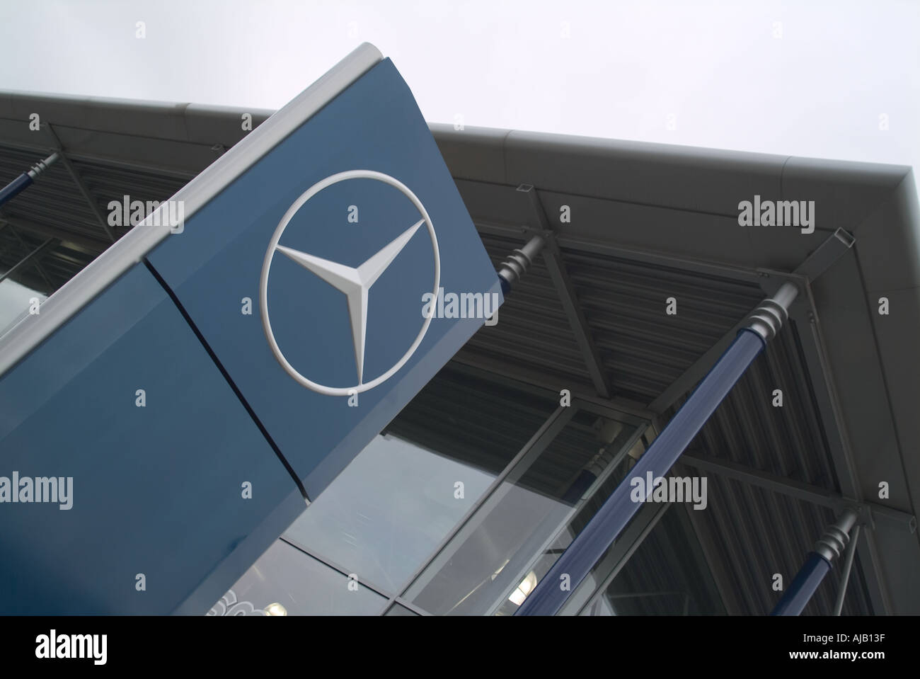 mercedes badge car Stock Photo - Alamy