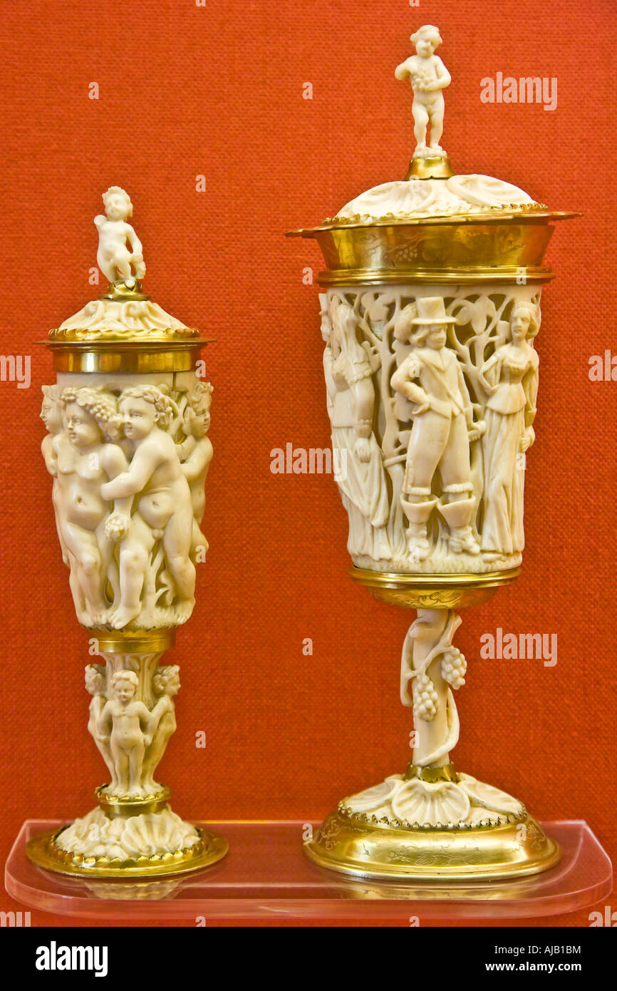 Ivory lid hi-res stock photography and images - Alamy