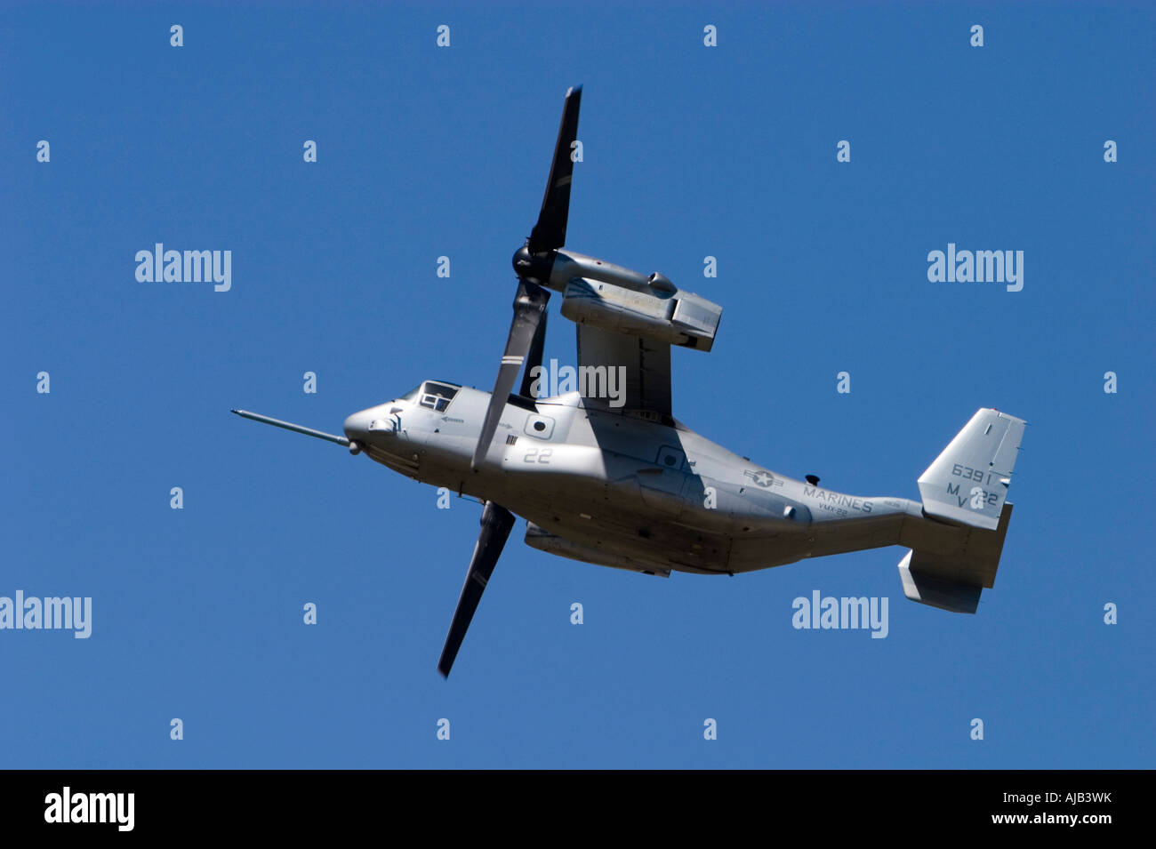 V22 Osprey aircraft flying display Stock Photo - Alamy
