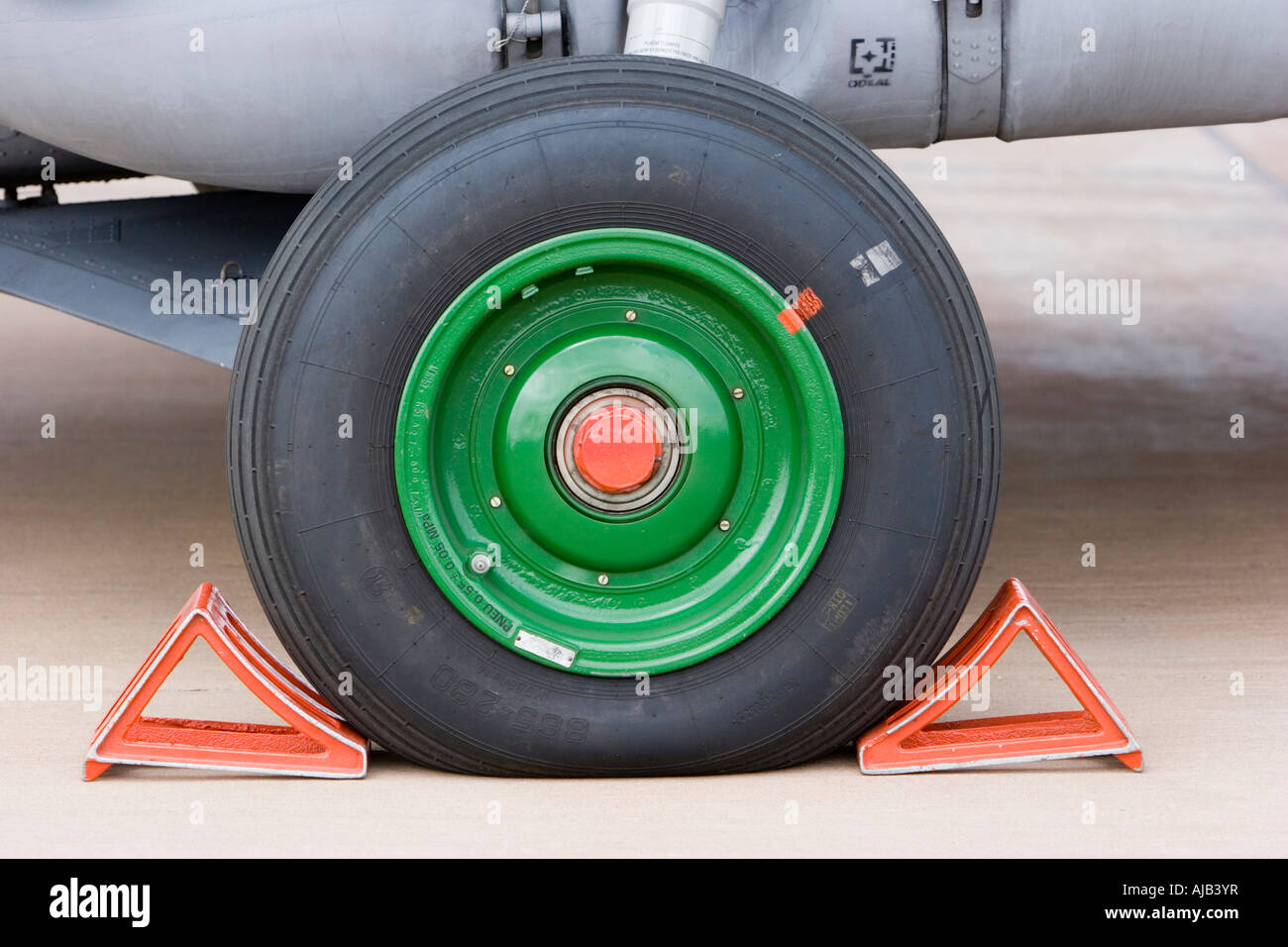 Aircraft Tyre Wheel Stock Photos & Aircraft Tyre Wheel Stock Images - Alamy