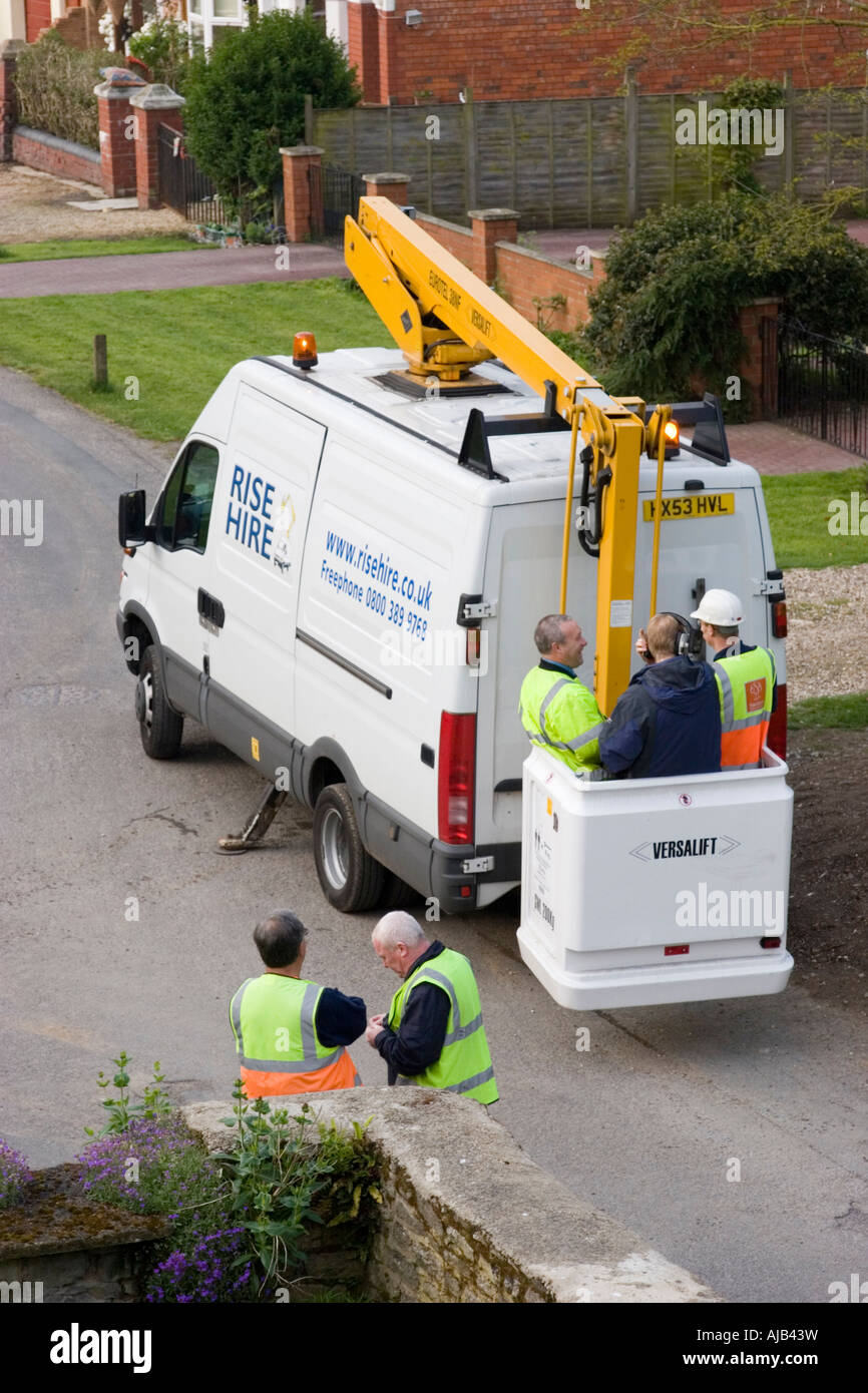 Broadcast workers hi-res stock photography and images - Alamy