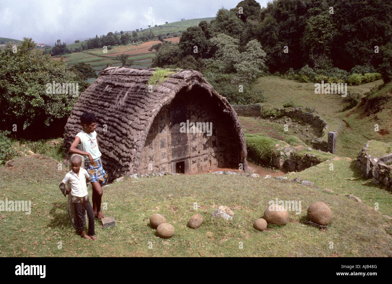 South India Tamil Nadu Ooty Toba Tribe Dwelling Stock Photo - Alamy