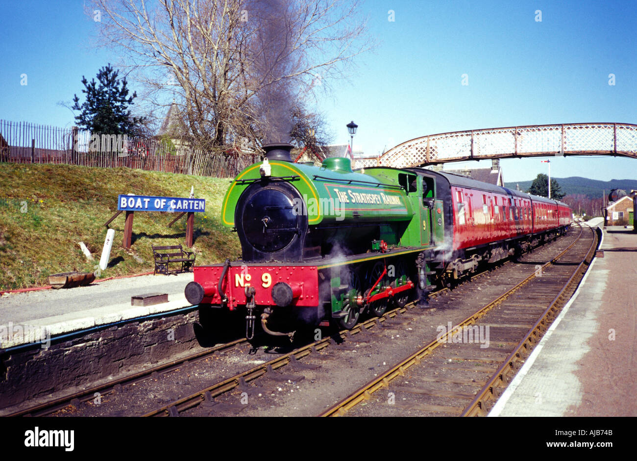 steam engine and coaches boat of garten station aviemore highlands ...