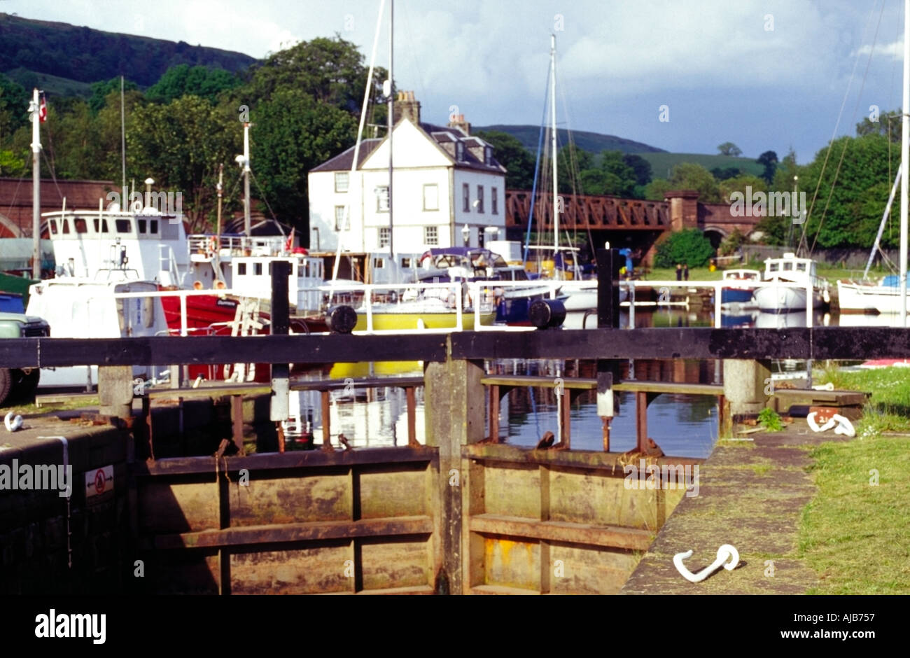 Sea lock bowling basin dumbarton hi-res stock photography and images ...