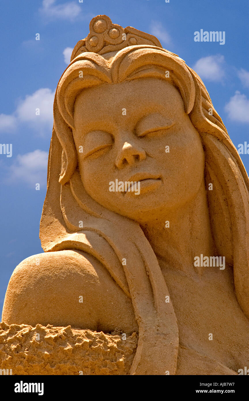 Sand sculpture face hi-res stock photography and images - Alamy
