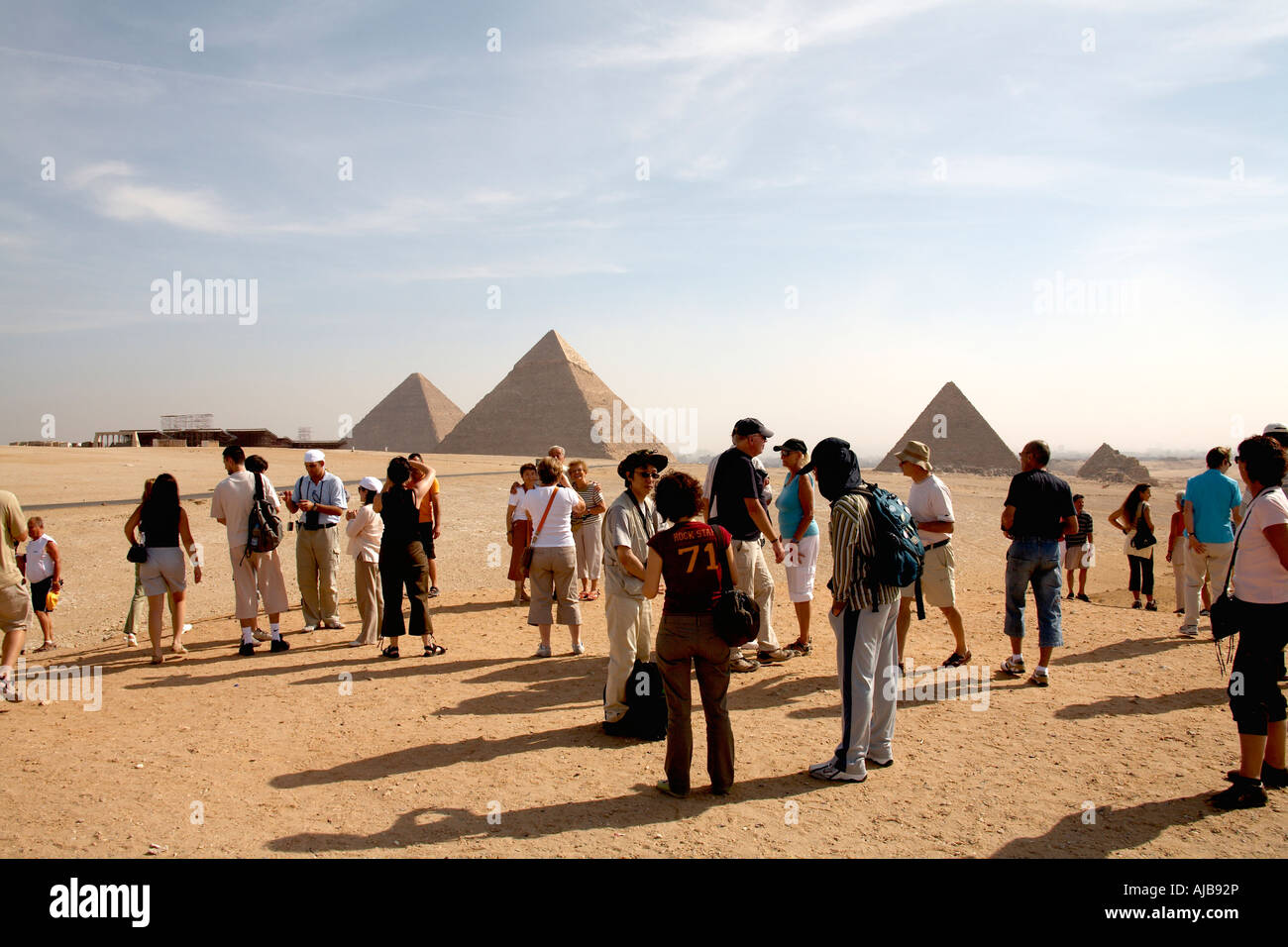 Cairo giza egypt tourist viewing hi-res stock photography and images ...
