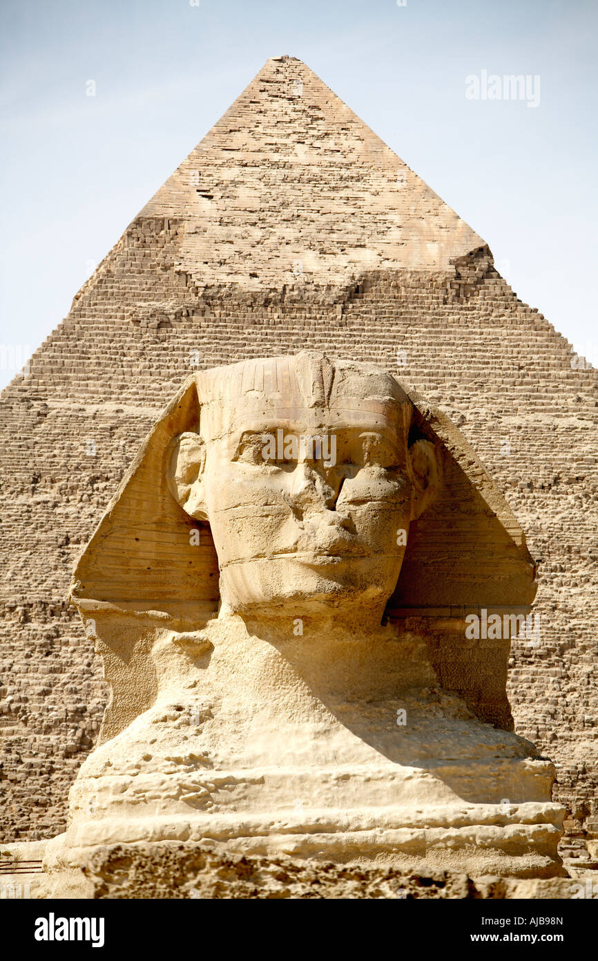 Sphinx chefren pyramid giza egypt hi-res stock photography and images ...
