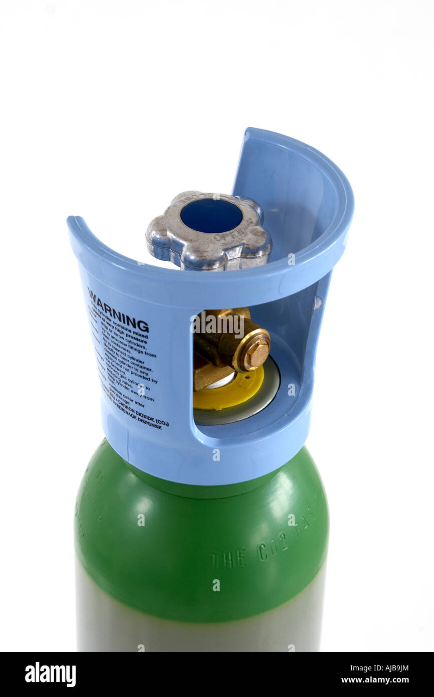 Steel cylinder containing CO2 or carbon dioxide compressed gas Stock ...