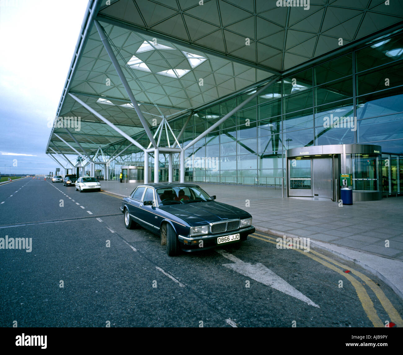 Supporting struts hi-res stock photography and images - Alamy