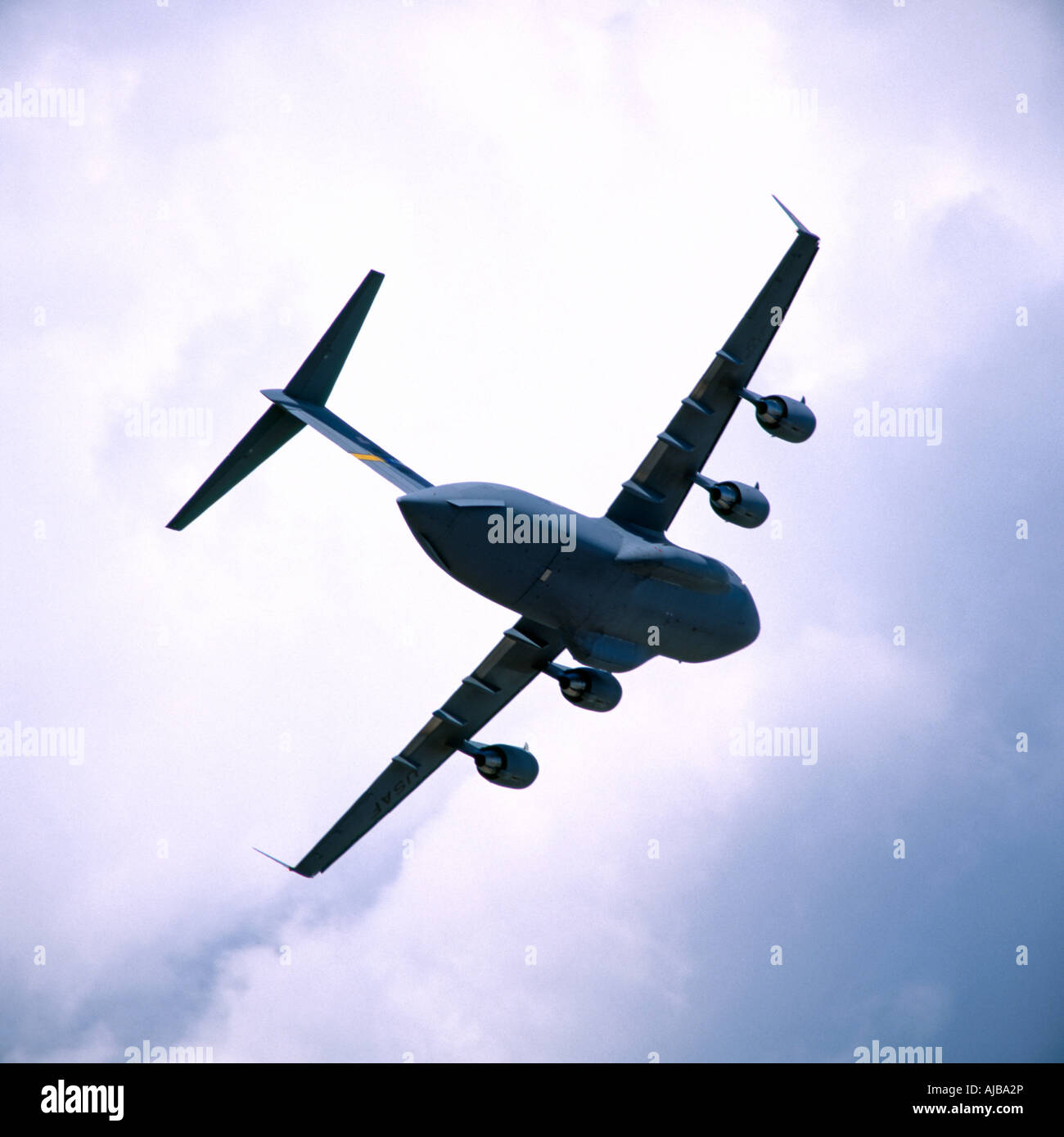 Heavy cargo plane hi-res stock photography and images - Alamy