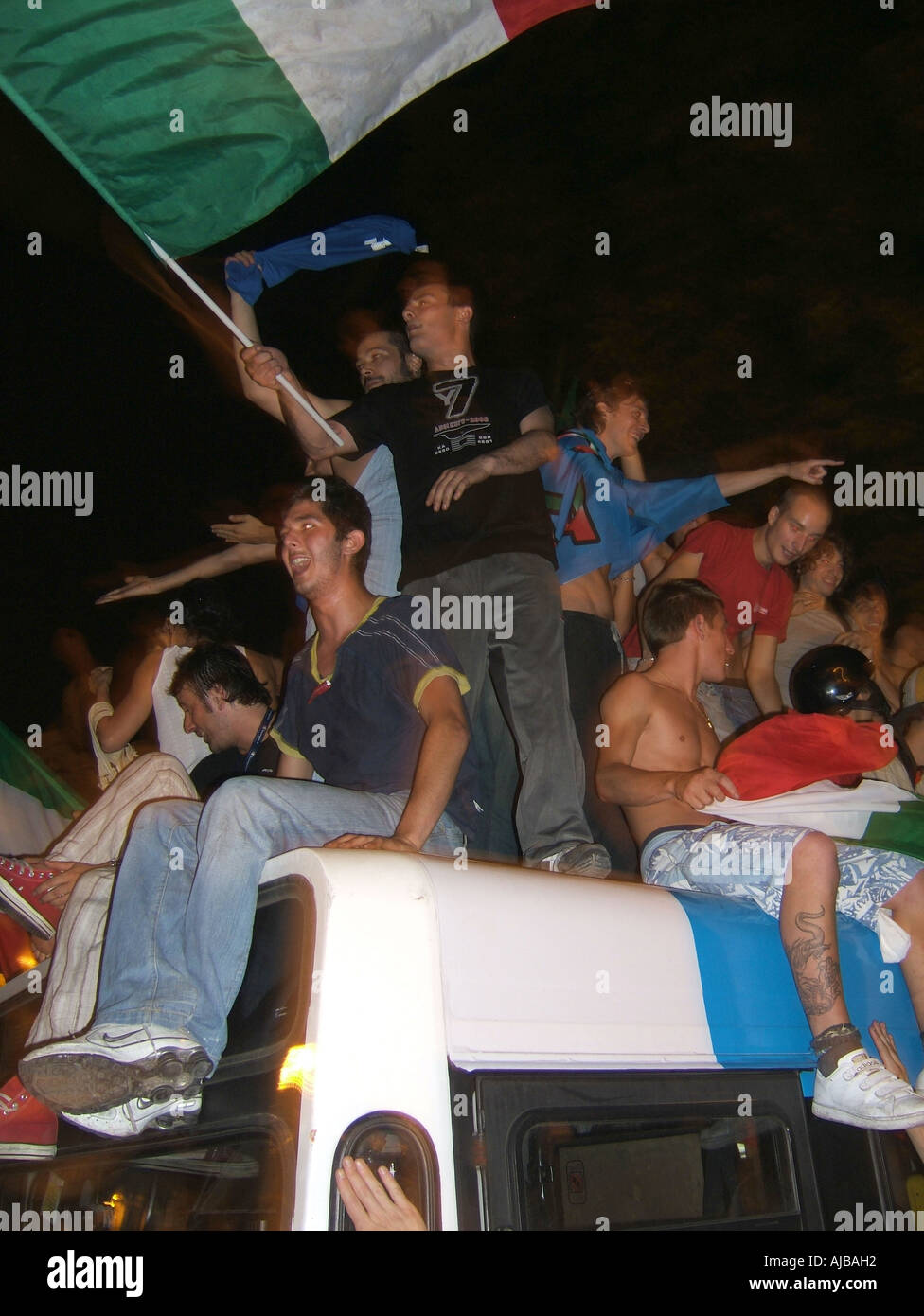 Italian celebrations on the streets of rome-Italy football world cup ...
