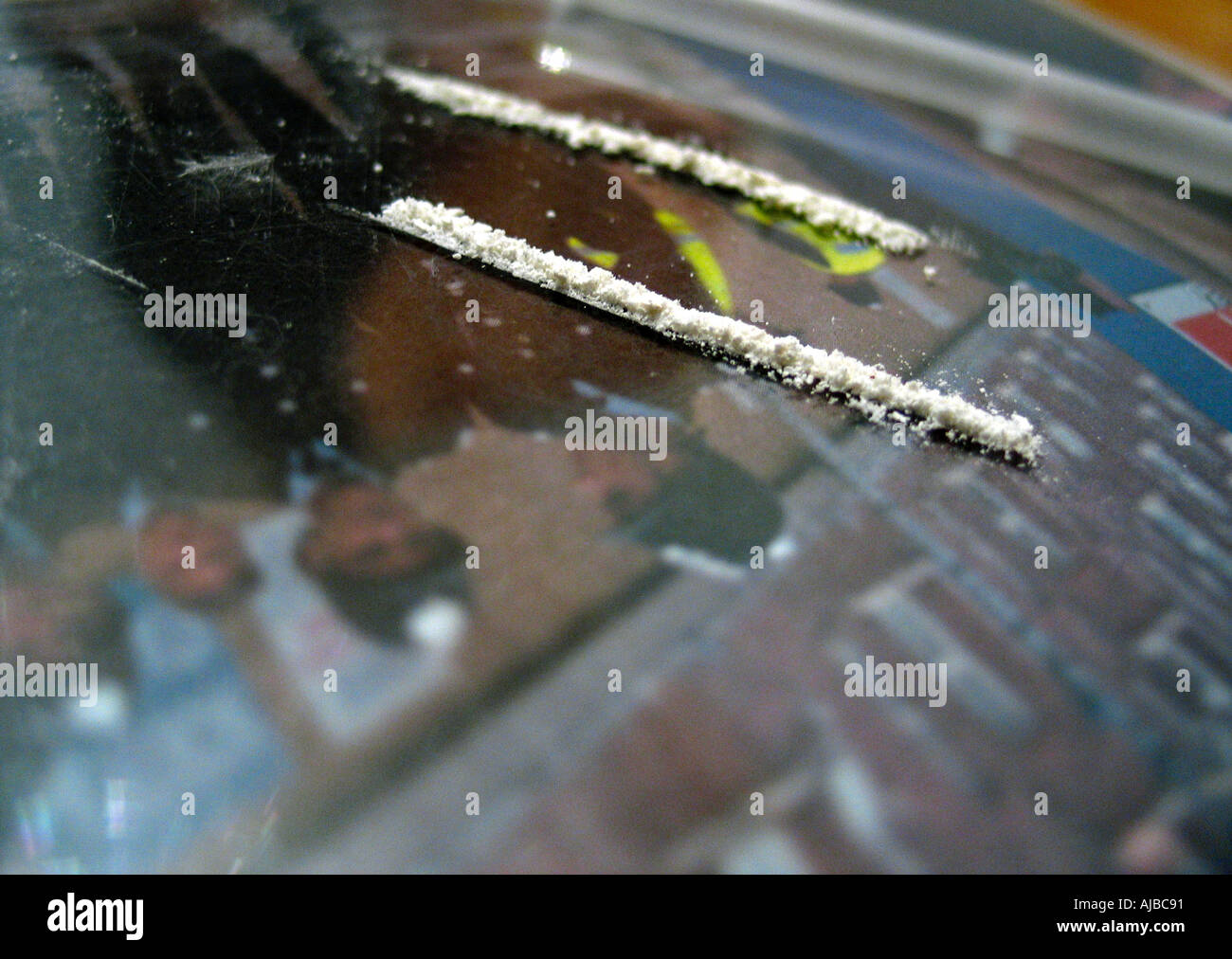 Cocaine line hi-res stock photography and images - Alamy