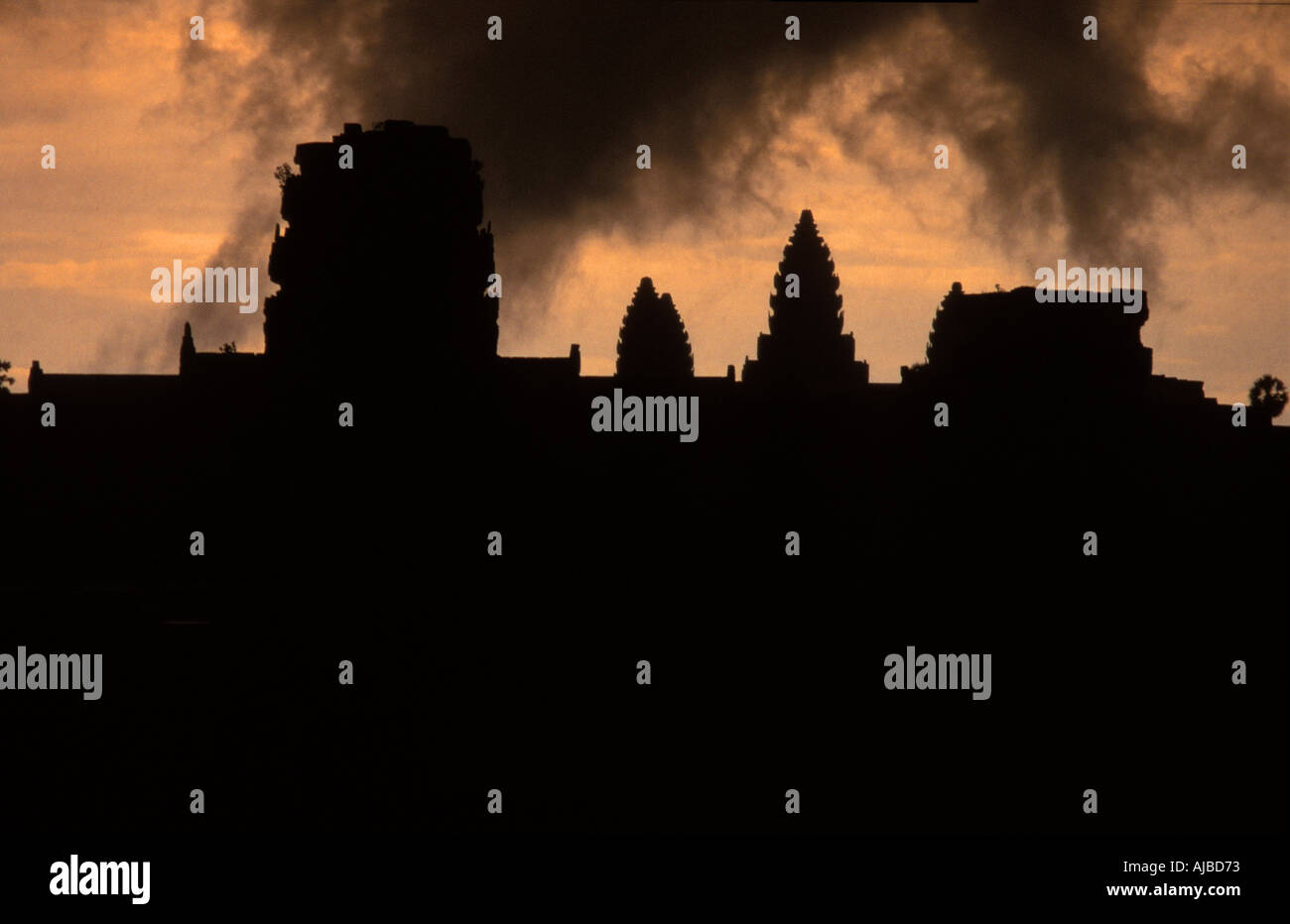 Sunset angkor wat cambodia hi-res stock photography and images - Alamy