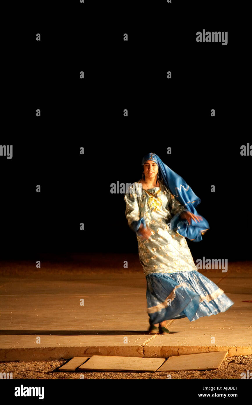 Arabic dancing women hi-res stock photography and images - Alamy
