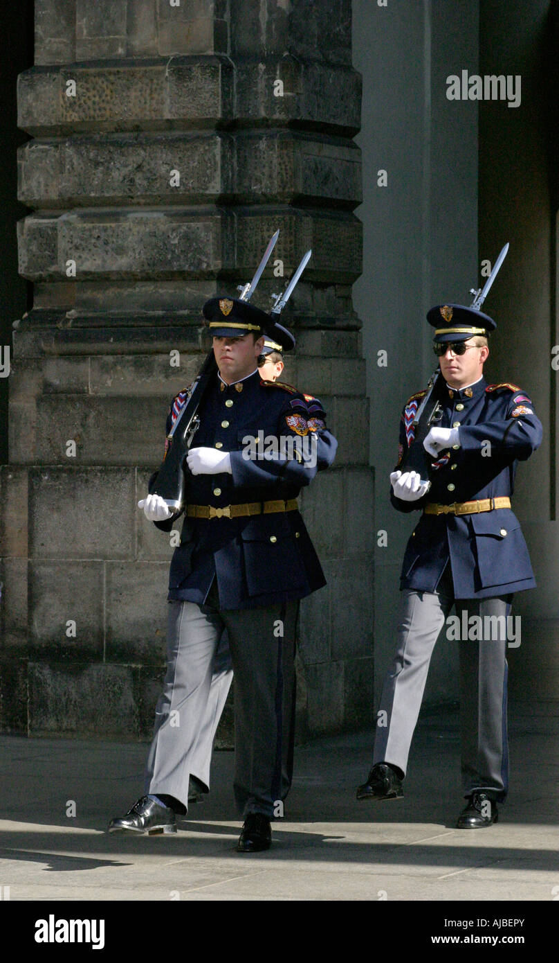 Marching in step hi-res stock photography and images - Alamy