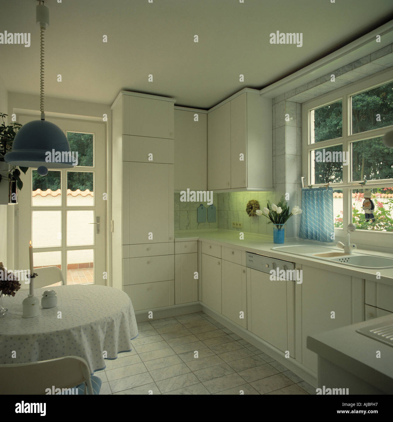 Kitchens hi-res stock photography and images - Alamy