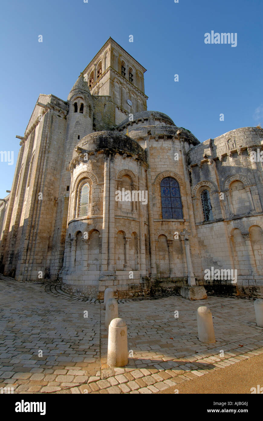 Romanesque church exterior hi-res stock photography and images - Alamy