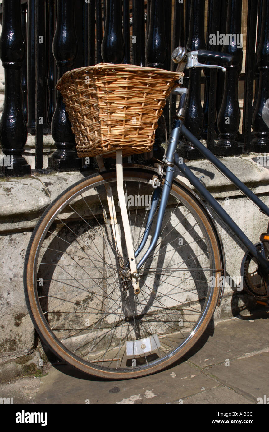 A bicycle in Cambridge, England, UK Stock Photo - Alamy