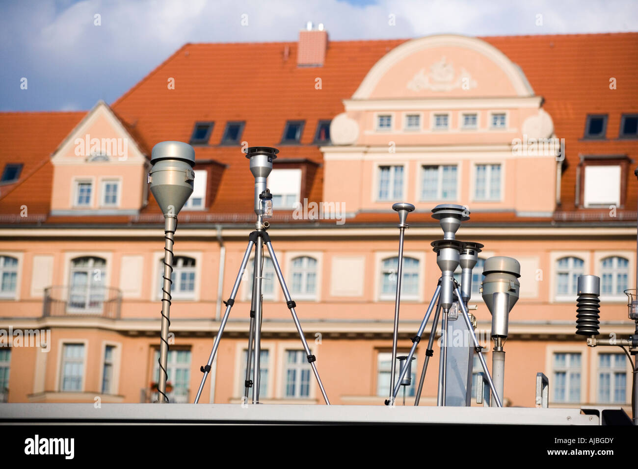 Air pollution measurement hi-res stock photography and images - Alamy
