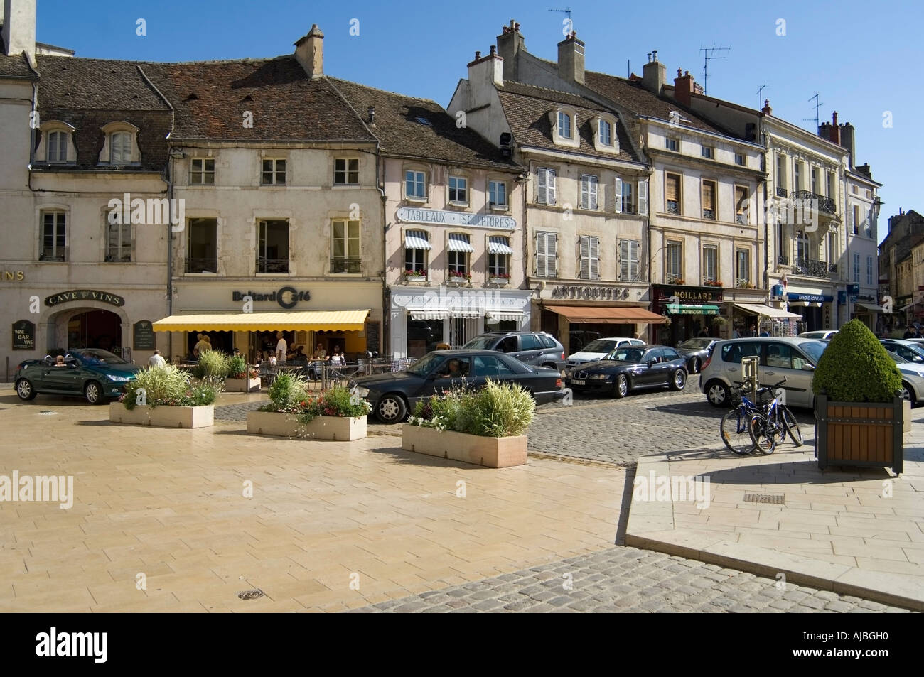 Centre of beaune hi-res stock photography and images - Alamy