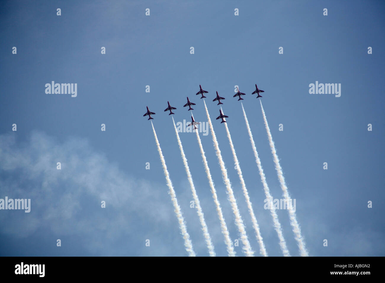 Grand red arrows hi-res stock photography and images - Alamy