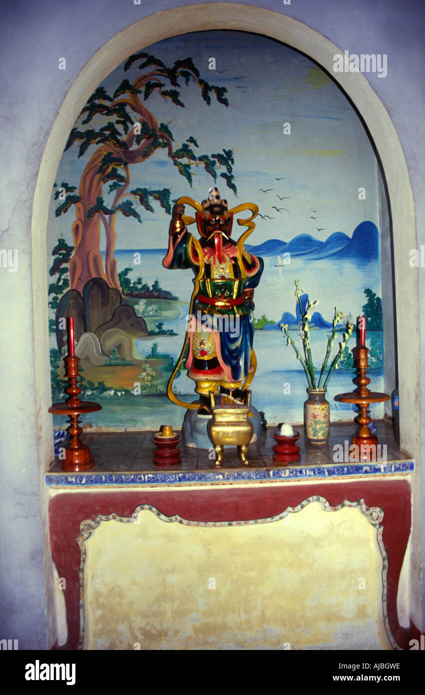 Statue in Linh Ong Pagoda, Marble Mountain, Vietnam Stock Photo - Alamy