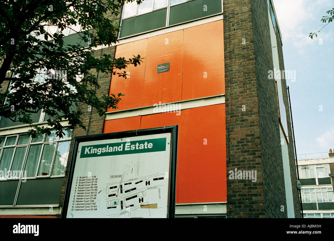 Condemned council flats on the Kingsland Estate in Haggeston, Hackney ...