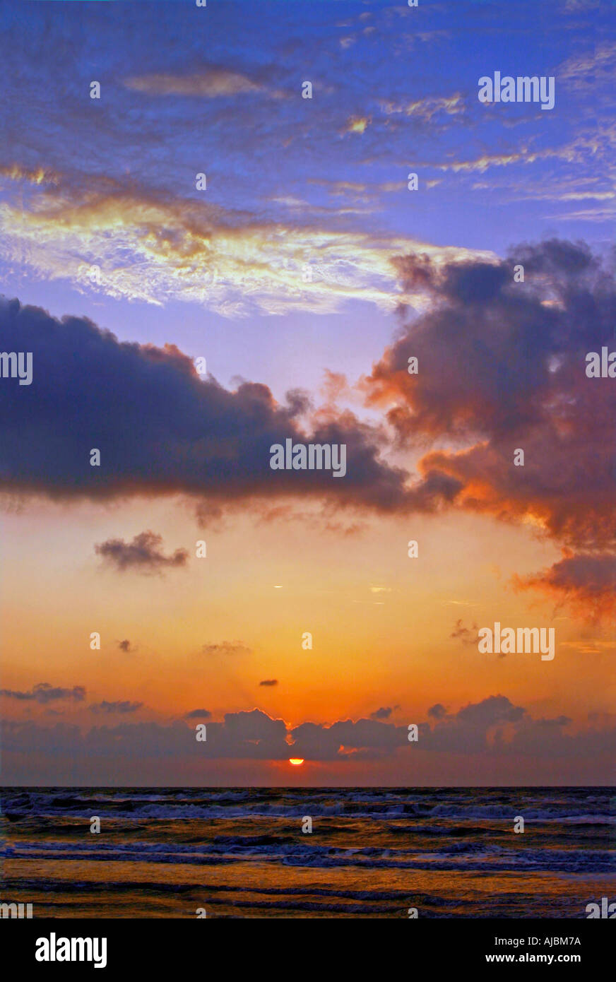 Beach sunset ocean waves texas hi-res stock photography and images - Alamy