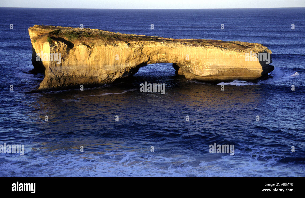 London bridge rock formation hi-res stock photography and images - Alamy