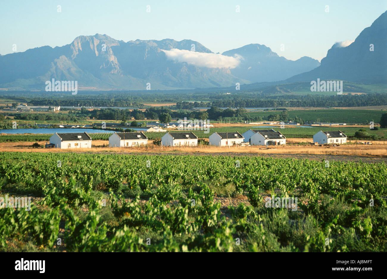 Workers cottages hi-res stock photography and images - Alamy
