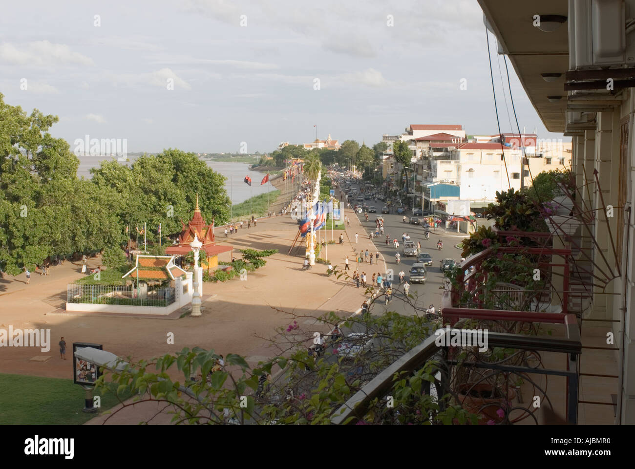 Cambodia Phnom Penh Sisowath Quay Stock Photo - Alamy