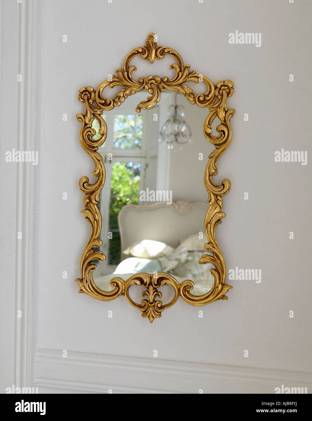 Baroque mirror hi-res stock photography and images - Alamy