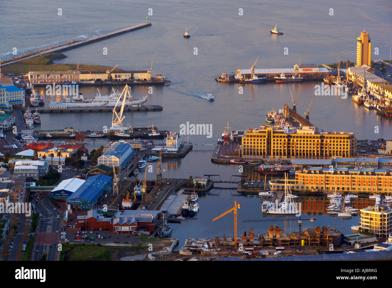 View of Victoria and Alfred Waterfront Stock Photo - Alamy