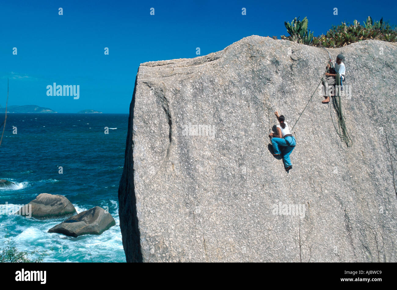 Climbing on granite walls hi-res stock photography and images - Alamy