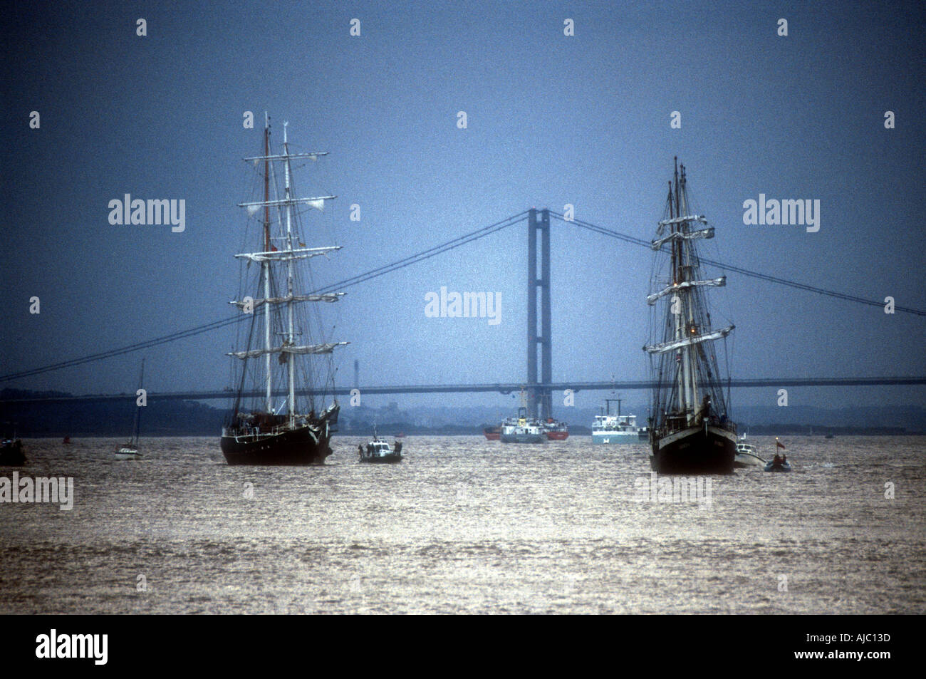 Immigration ships hi-res stock photography and images - Alamy
