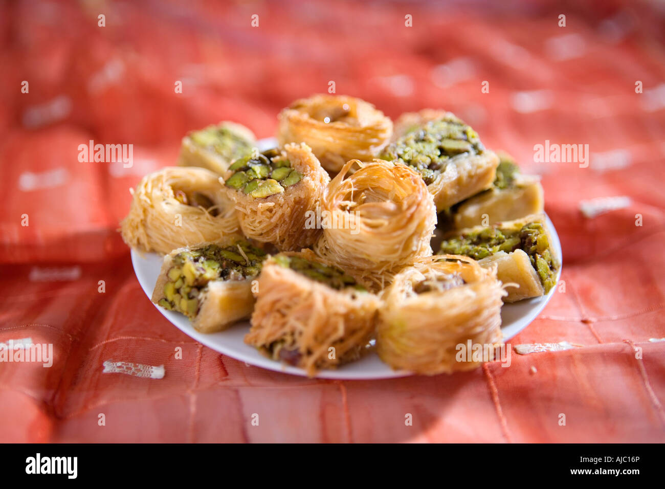 Arabic sweets hi-res stock photography and images - Alamy