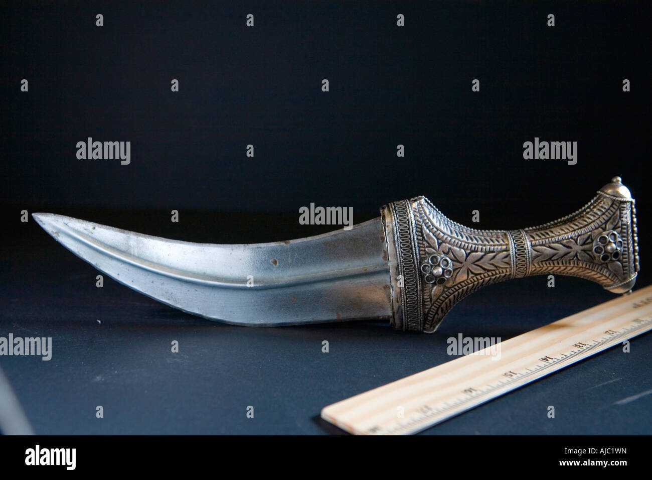 Omani dagger with silver filigree Stock Photo - Alamy