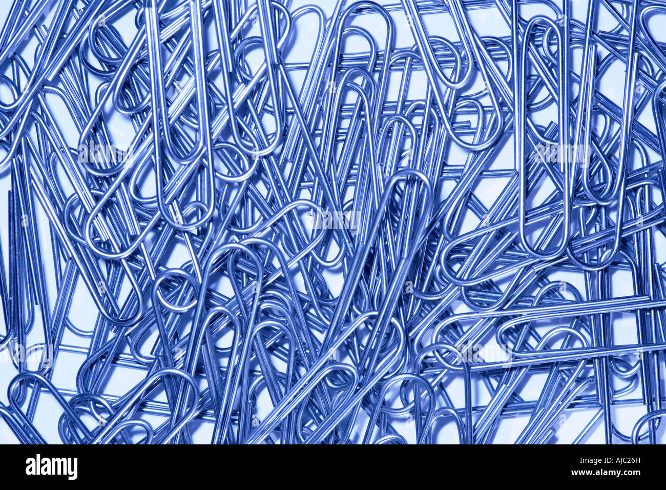 Studio photograph paper clips hi-res stock photography and images - Alamy