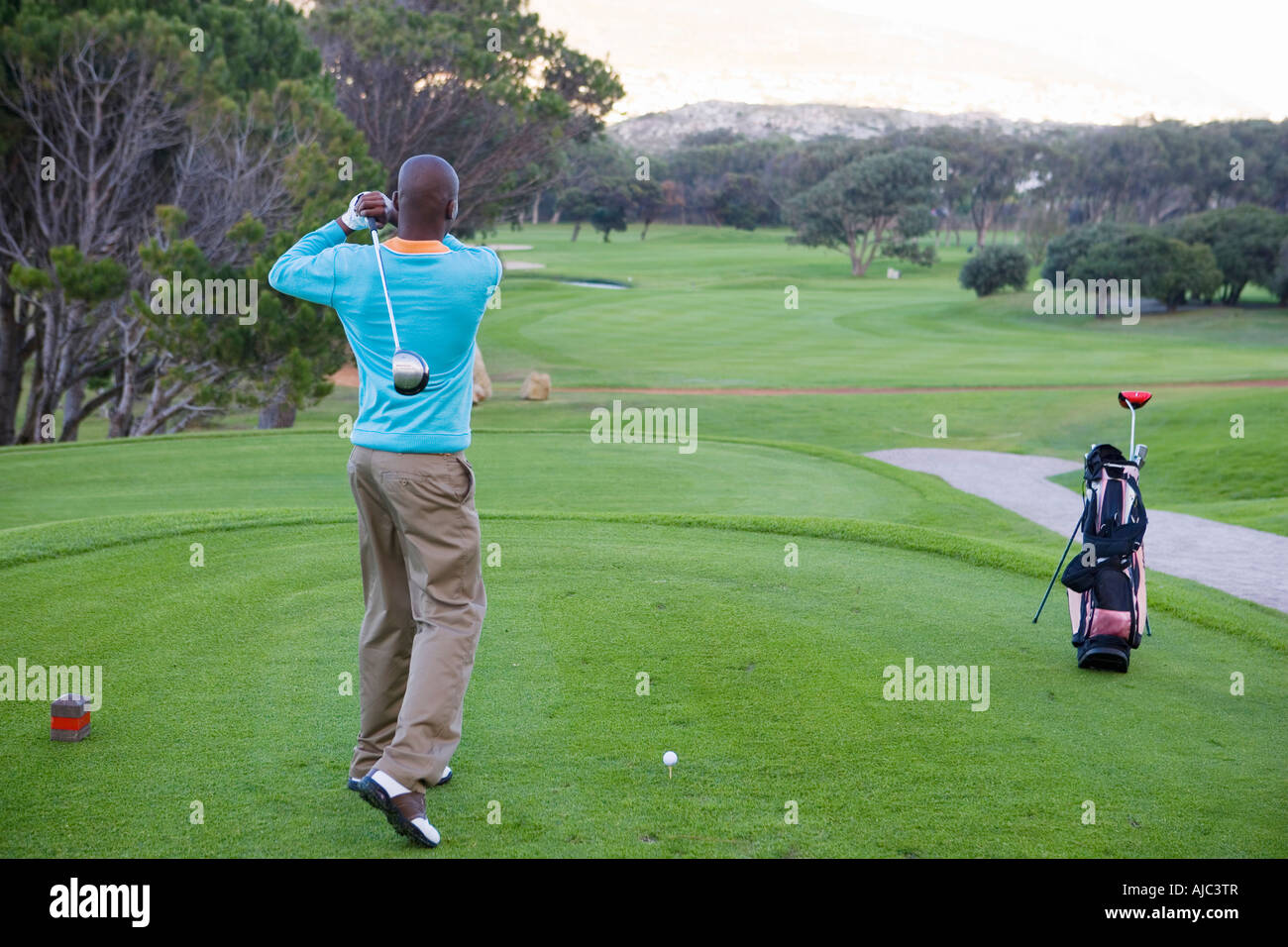 Blue tee box hi-res stock photography and images - Alamy