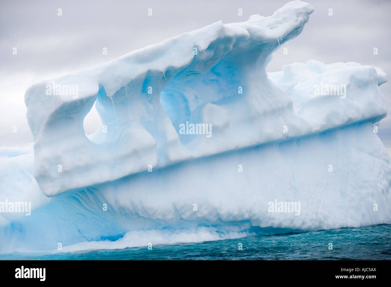 Iceberg textures hi-res stock photography and images - Alamy