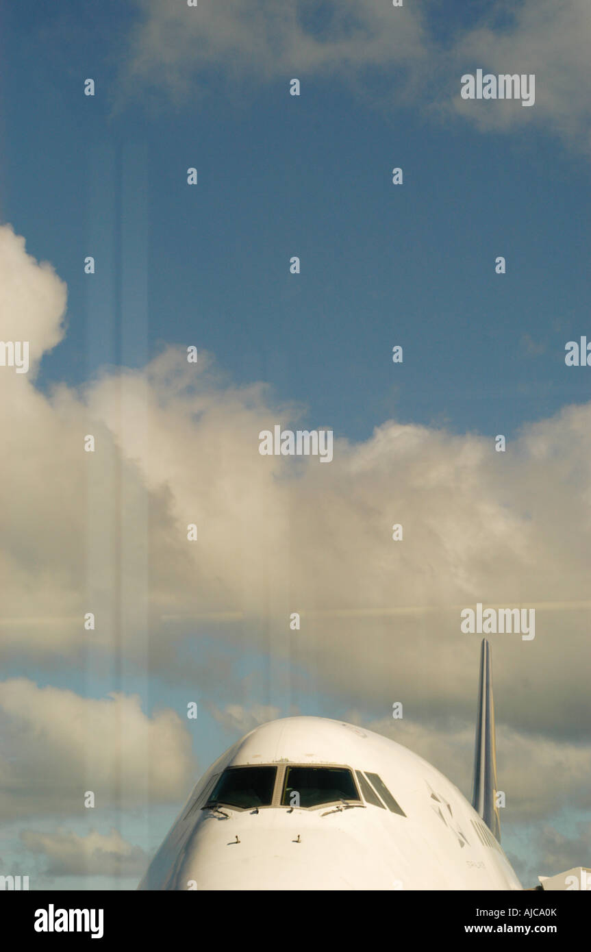Nose of an aircraft hi-res stock photography and images - Alamy