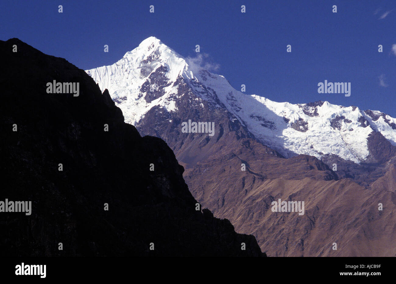 Snow capped peak Nevado Veronica Cordillera Urubamba 5850m Spectacular ...