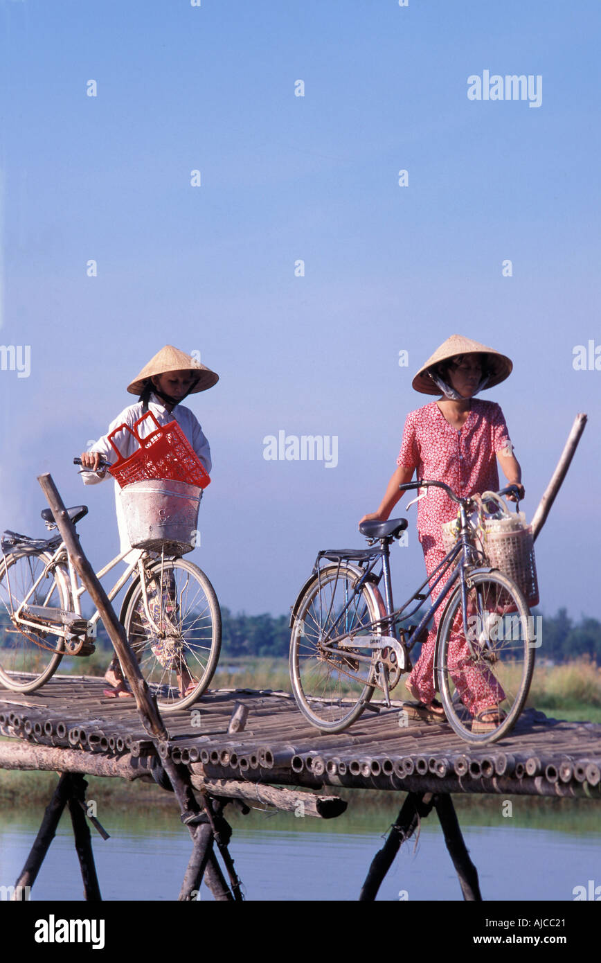 Vietnam bamboo footbridge hi-res stock photography and images - Alamy