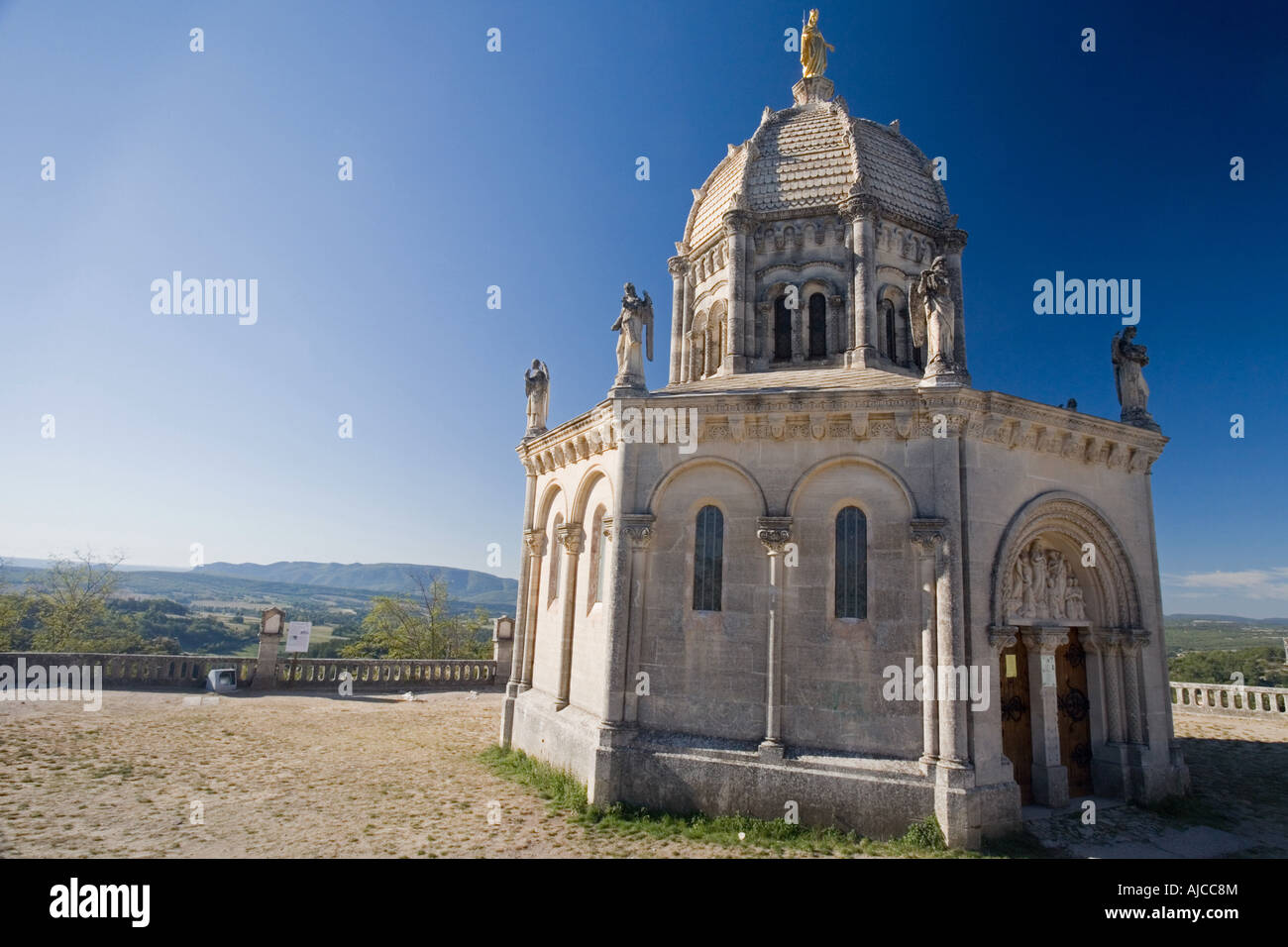 Stone chapel in Provence France Stock Photo - Alamy