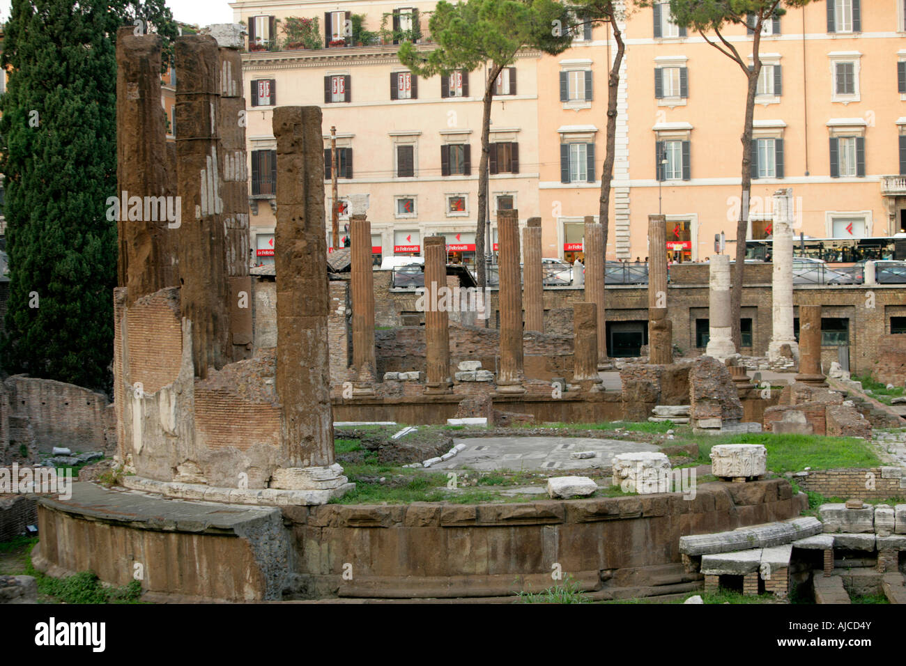 Ancient Roman Temples High Resolution Stock Photography and Images - Alamy
