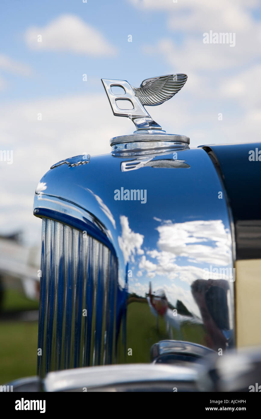 Flying B symbol on vintage Bentley car Stock Photo - Alamy