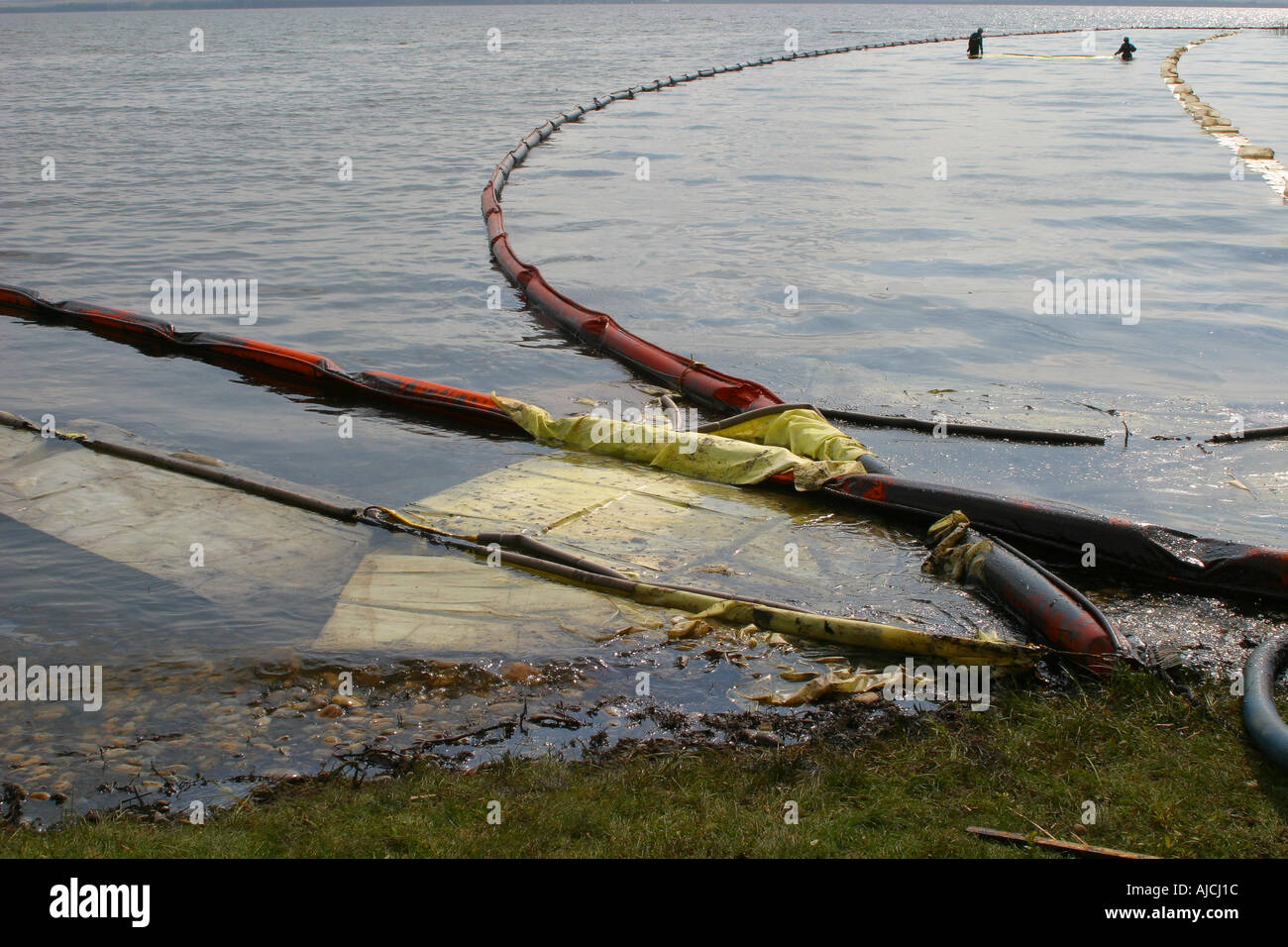 Oil spill - environmental disaster Stock Photo - Alamy